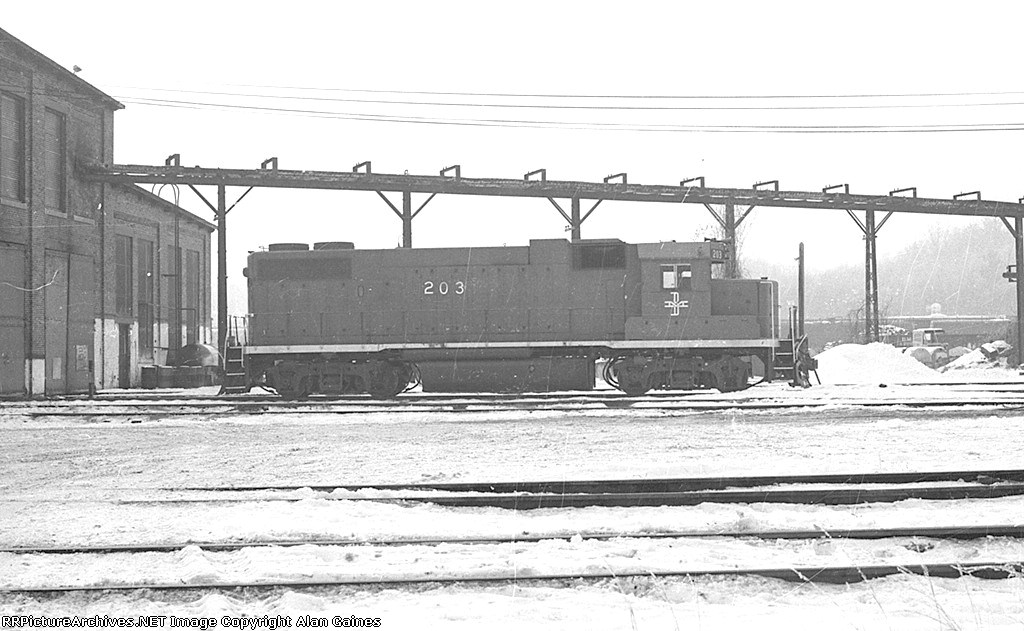 B&M GP-38-2 203